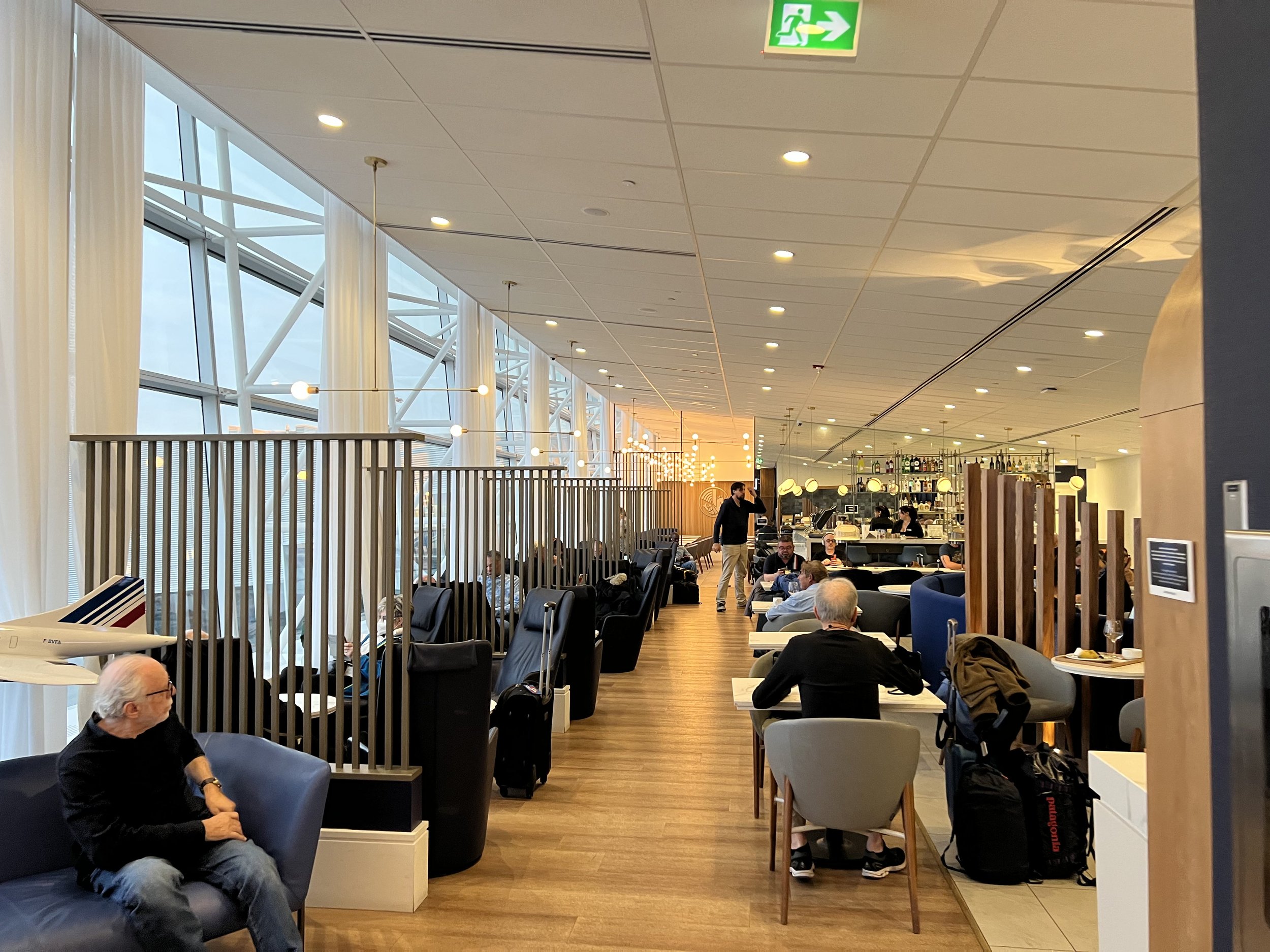 Review: Air France KLM’s Lounge at Montreal Airport – CallumElsdon.com